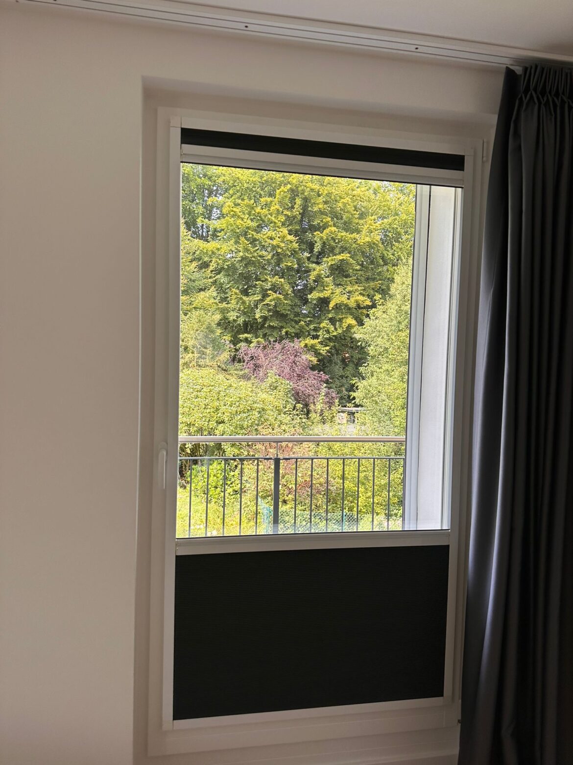 6.Product ®️ Blackout system for doors, windows and skylights (two ...