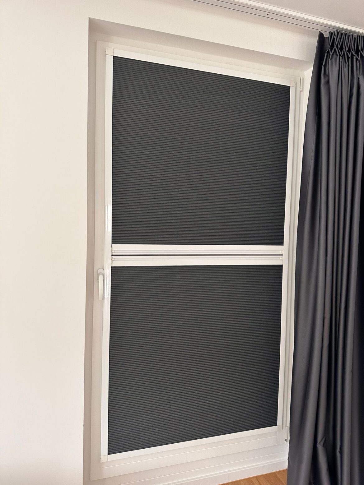 6.Product ®️ Blackout system for doors, windows and skylights (two ...